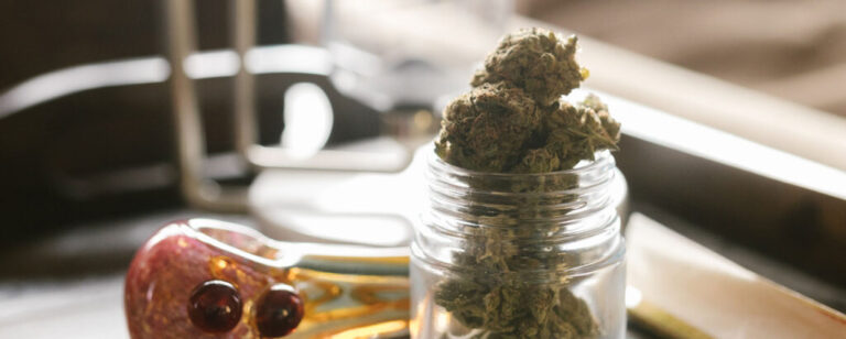 Joints vs Blunts vs Spliffs: A Full Comparison | NuggMD Joints vs Blunts vs Spliffs: A Full Comparison | NuggMD